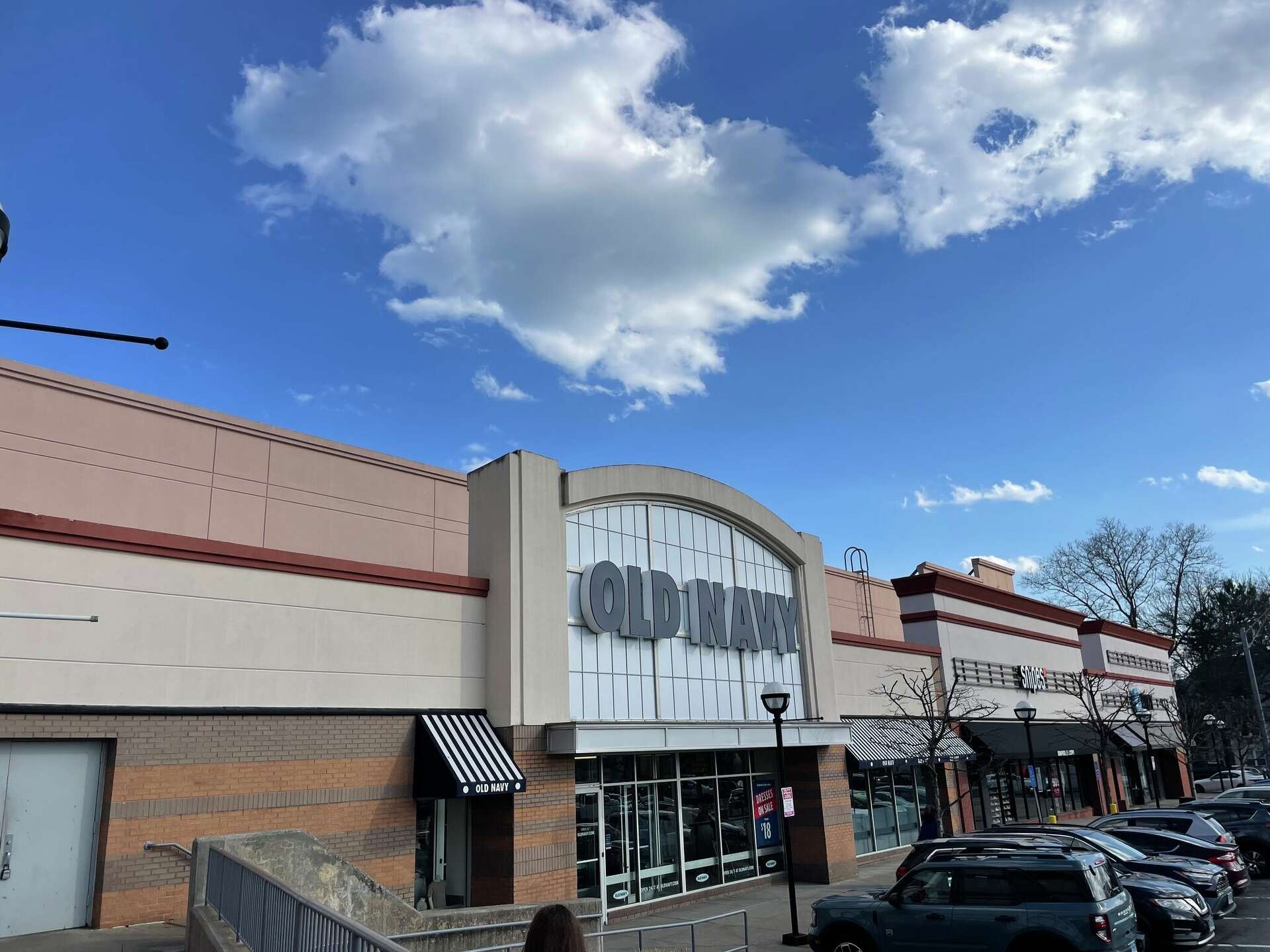 DSW opens new Stamford store at Ridgeway Shopping Center