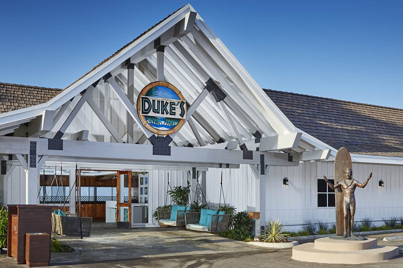 Signs of life in Malibu as iconic LA restaurant reopens