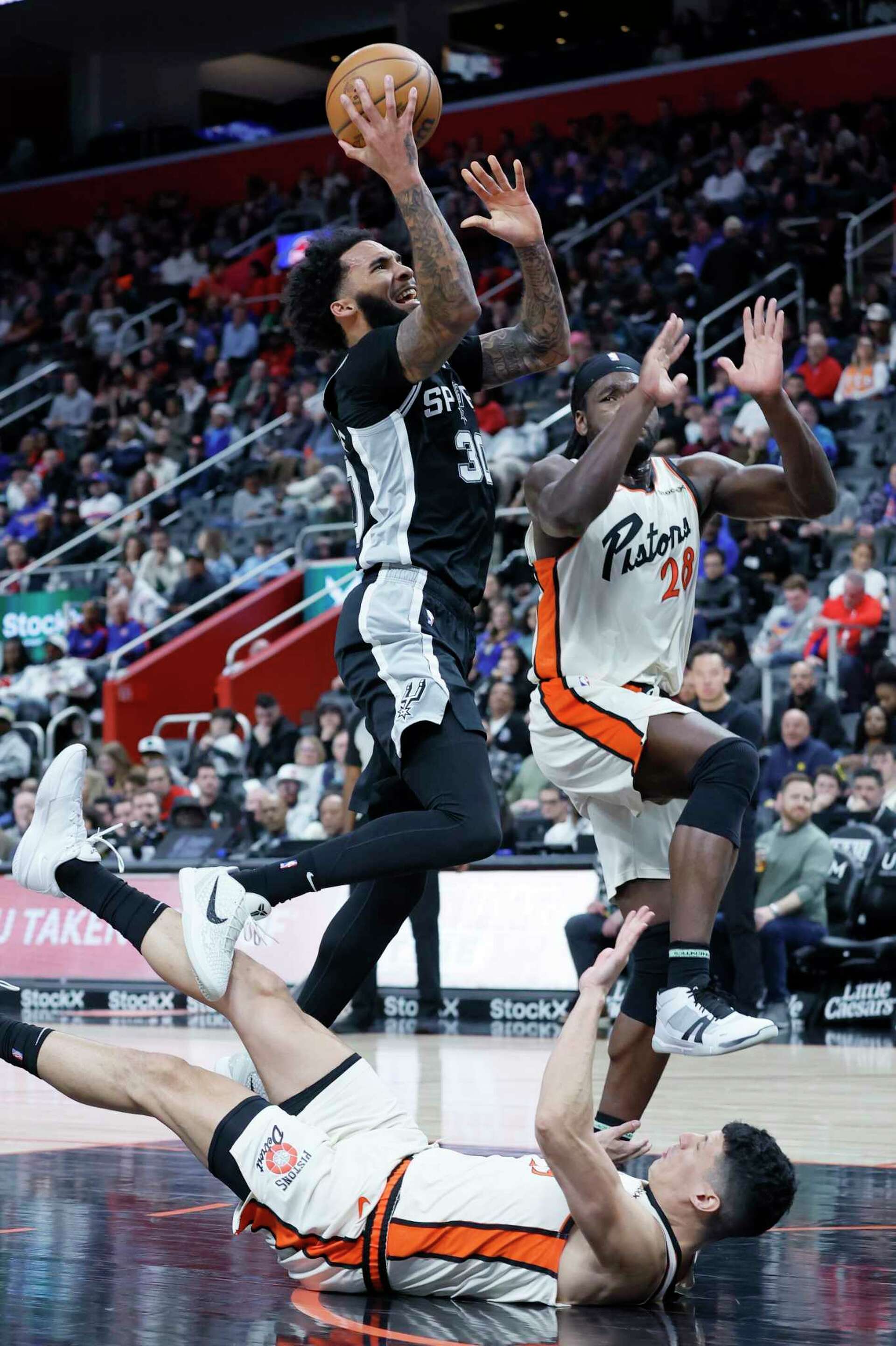 Spurs, Pistons share similarities in impressive rebuilds