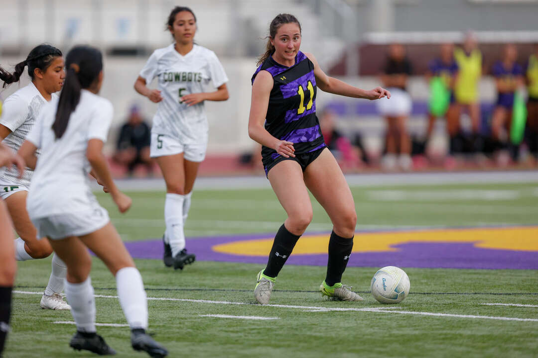 Pieper girls takes down McCollum in high school soccer playoffs