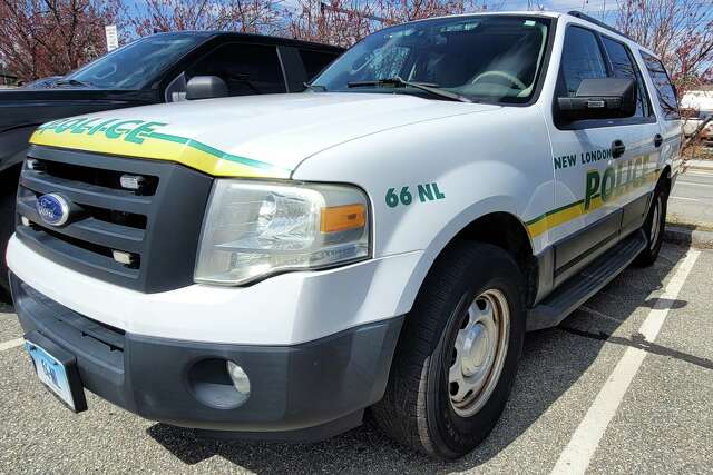 New London police: Woman robbed Dime Bank Thursday afternoon