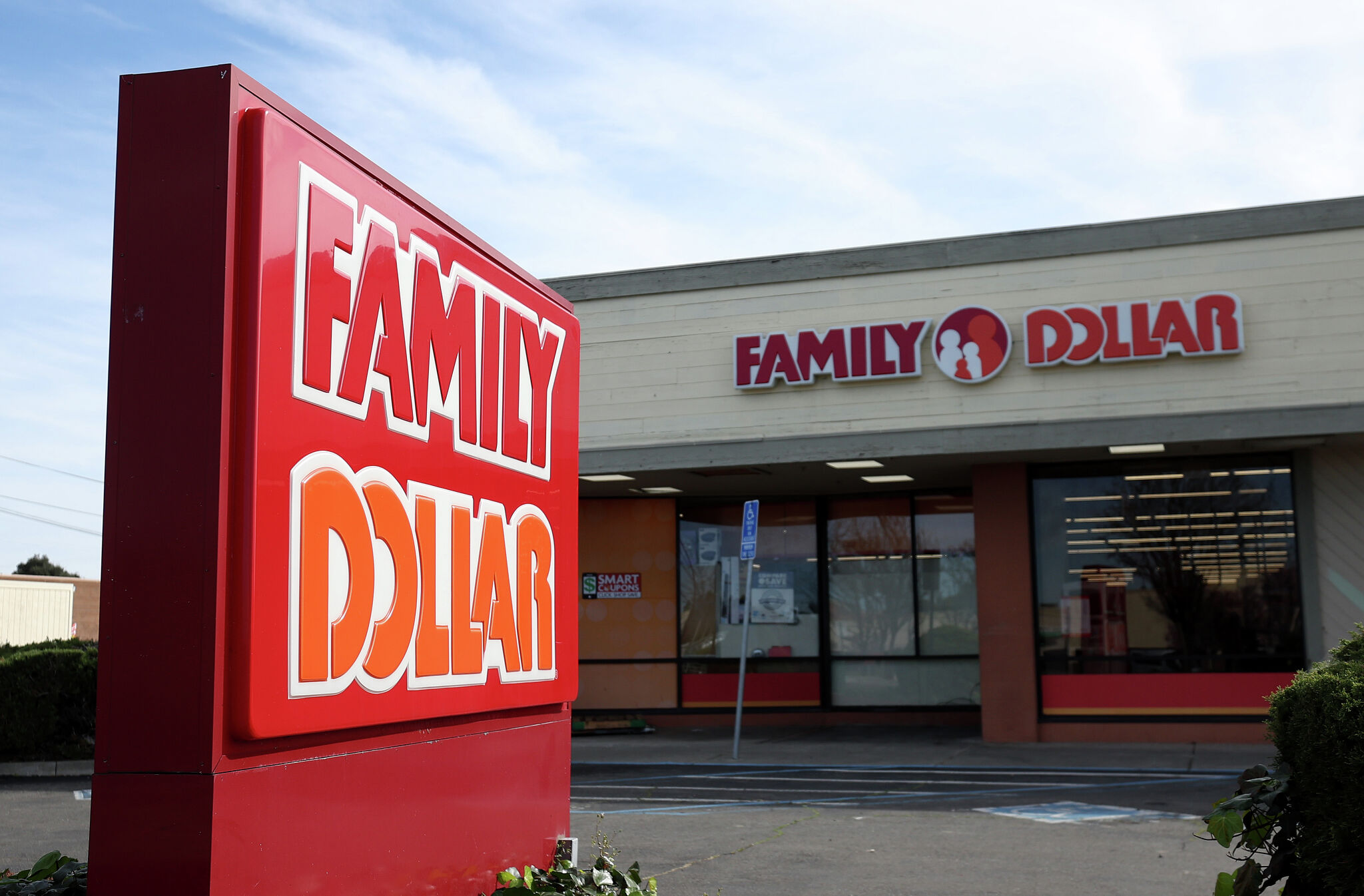 Private investors buy Family Dollar off Dollar Tree for $1 billion