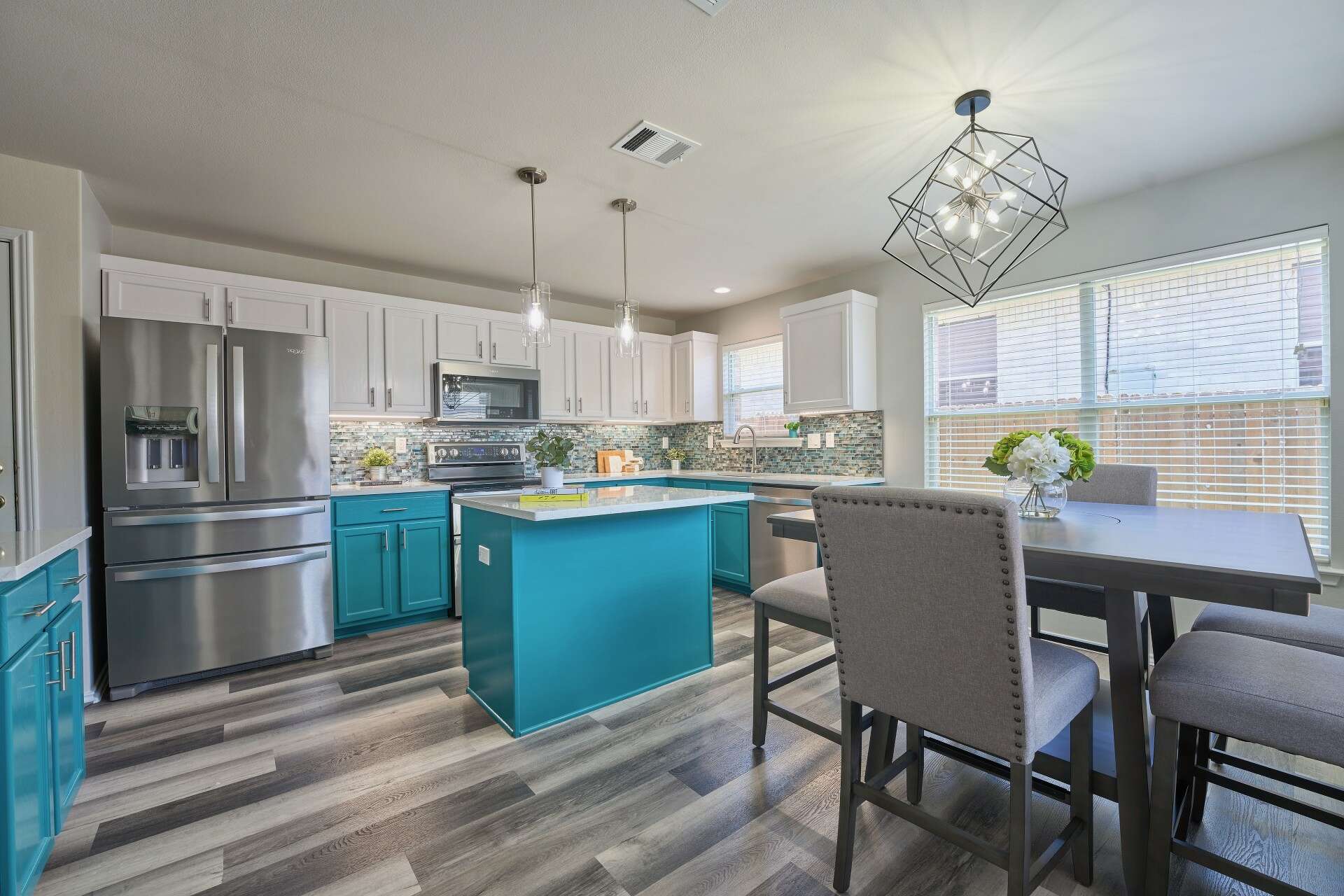 San Antonio kitchen gets $50K colorful, modern makeover