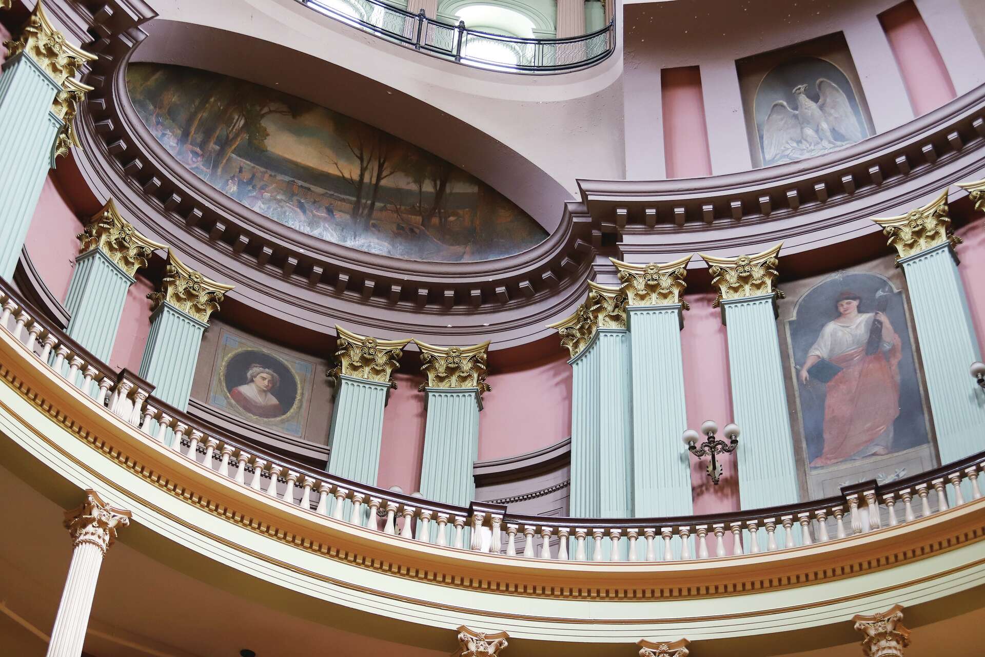 St. Louis Courthouse, site of Dred Scott case, restored