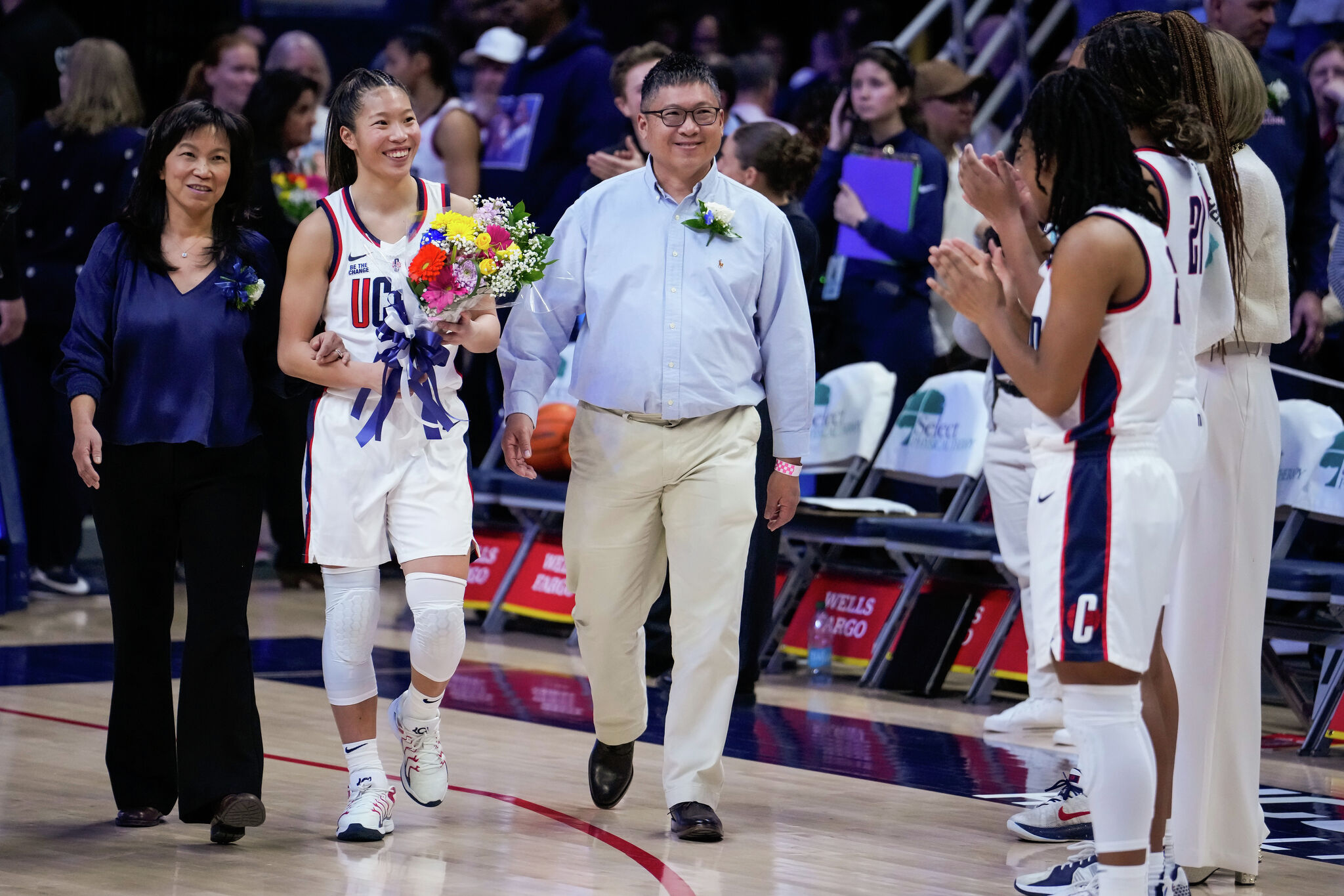 UConn women's basketball guard Kaitlyn Chen feels support from parents