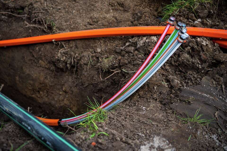 Ripple Fiber installing fiber optic internet in Midland in April