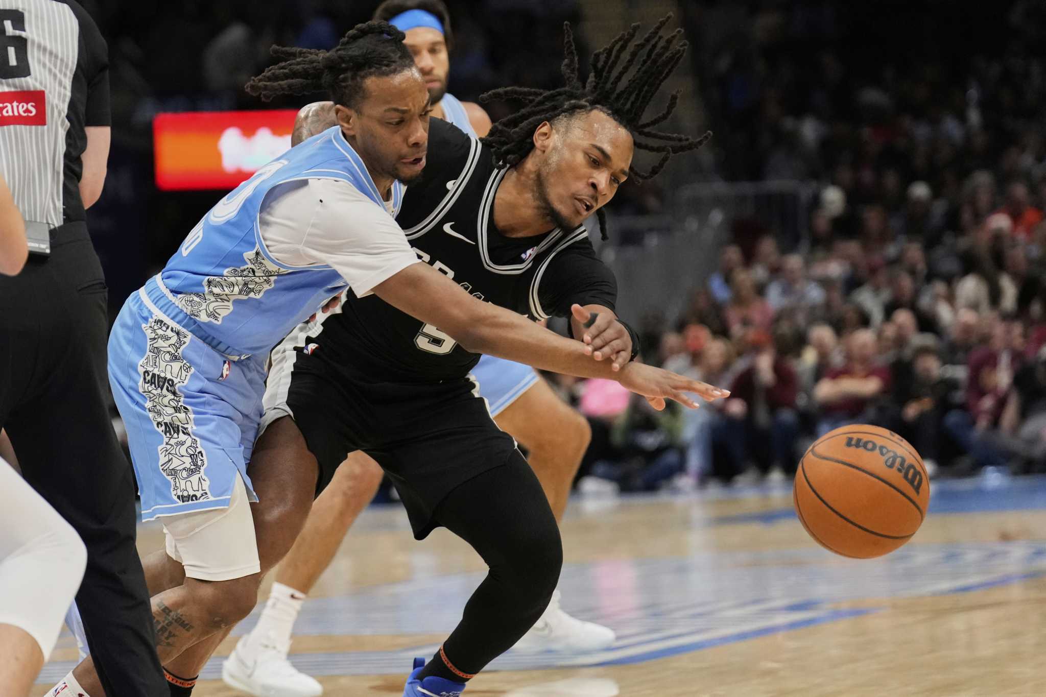 Spurs vs. Cavaliers: How to watch the game, notable stats, player news