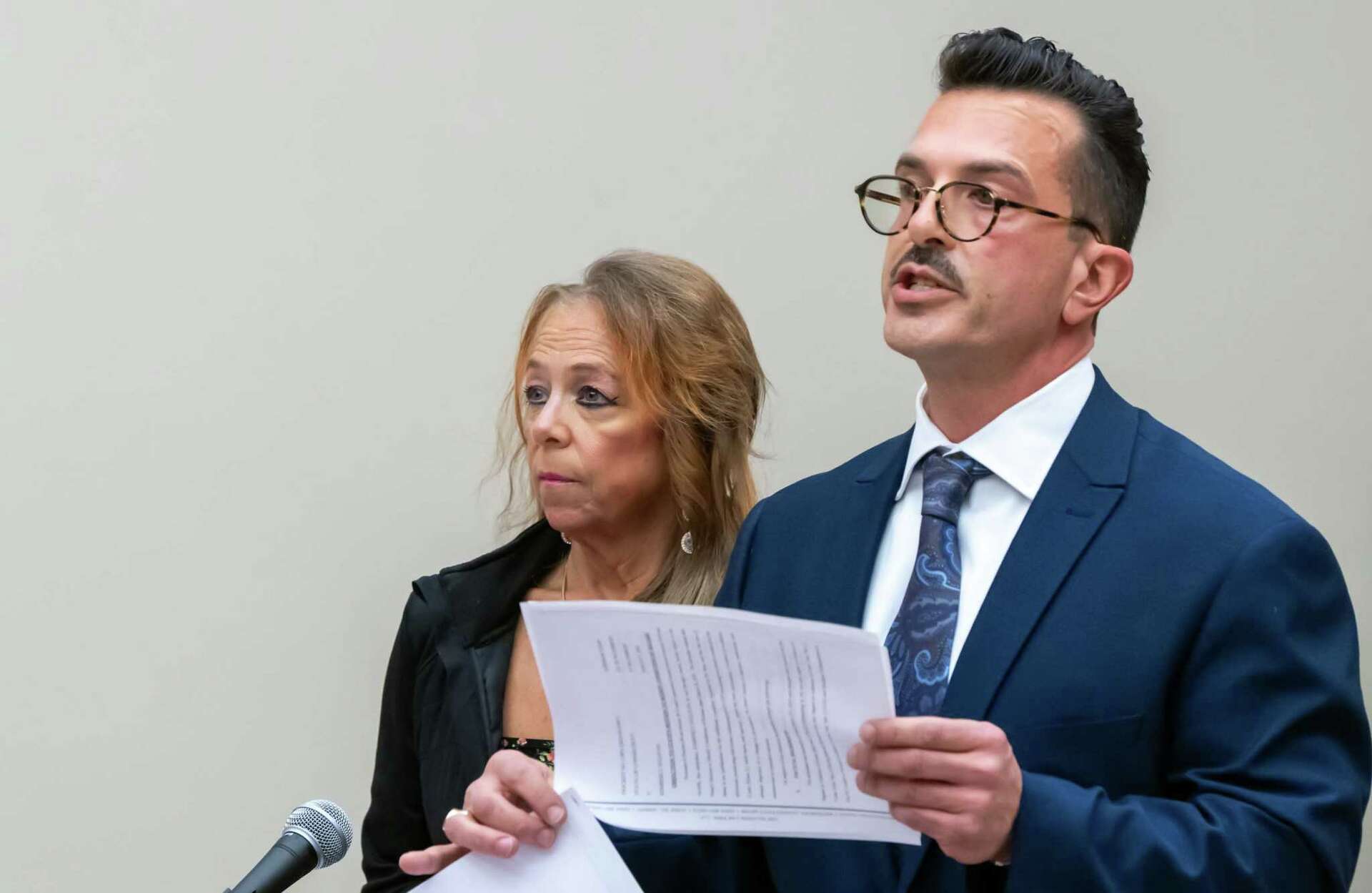 Kimberly Sullivan, charged in Waterbury captivity, wants phone back