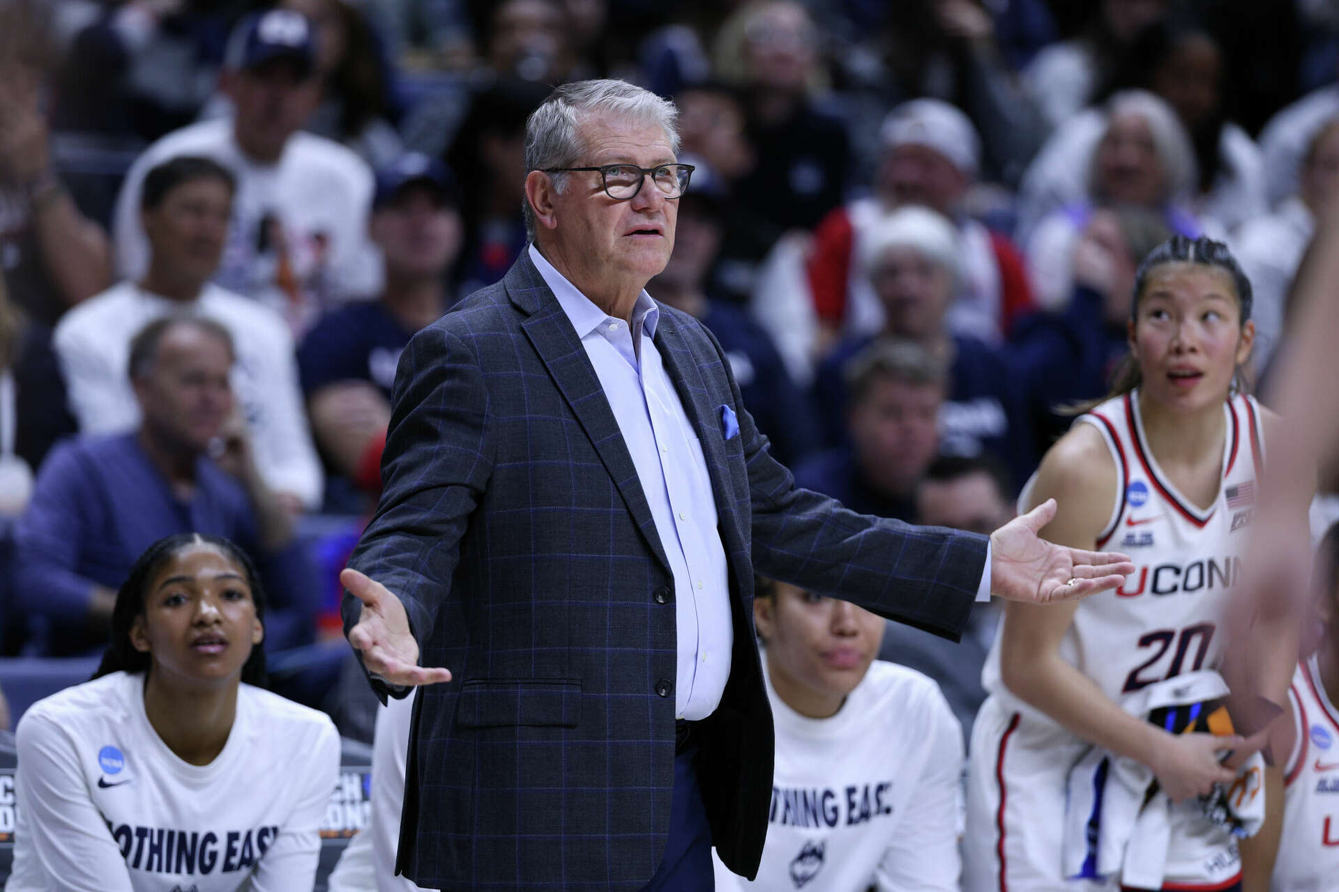 UConn coach Geno Auriemma not thrilled with timing of transfer portal
