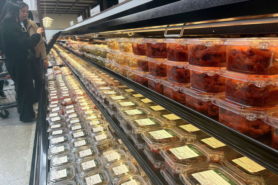 Massive Bay Area grocery complex opens to line out the door