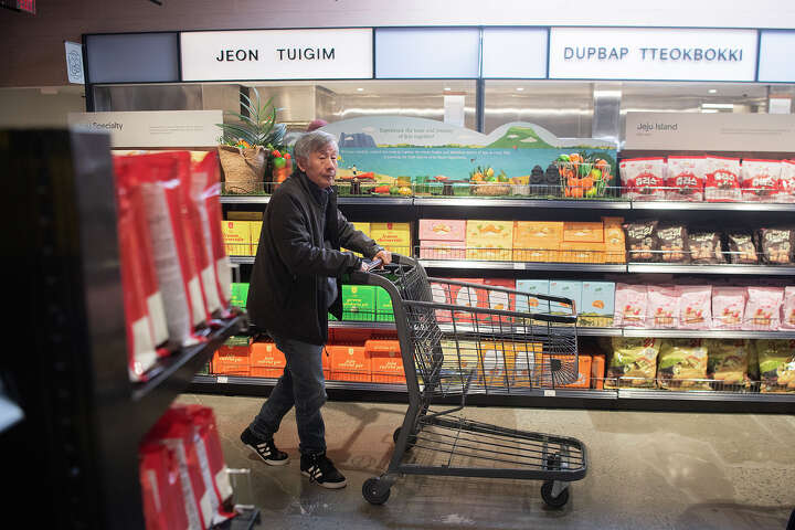Massive Bay Area grocery complex opens to line out the door