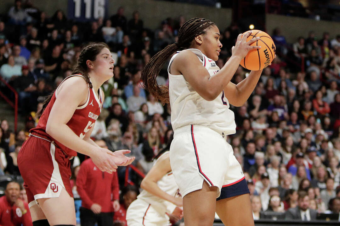 UConn turns Raegan Beers into a non-factor in Oklahoma Sweet 16 win