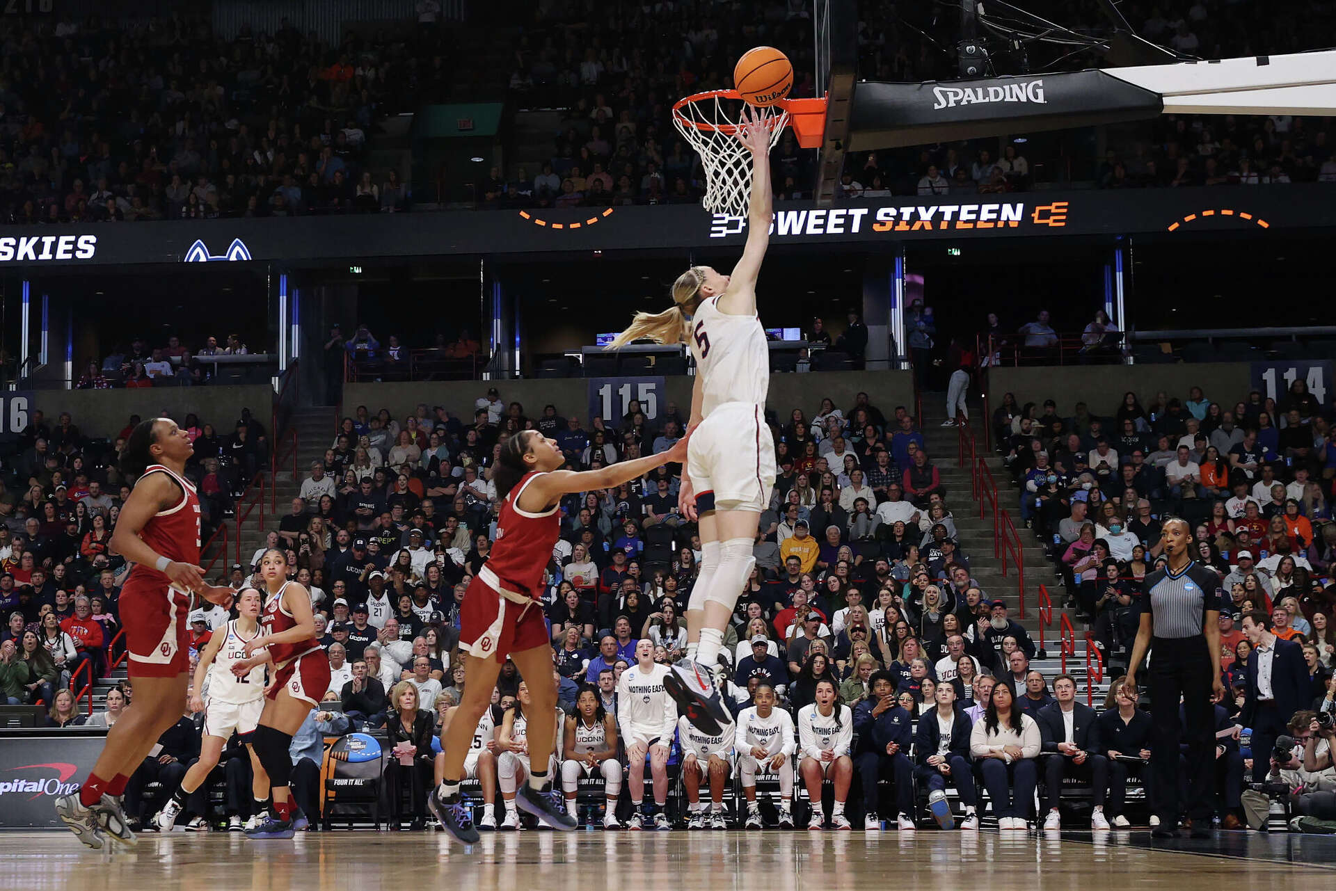 UConn's Geno Auriemma, Chris Dailey explain their coaching philosophy