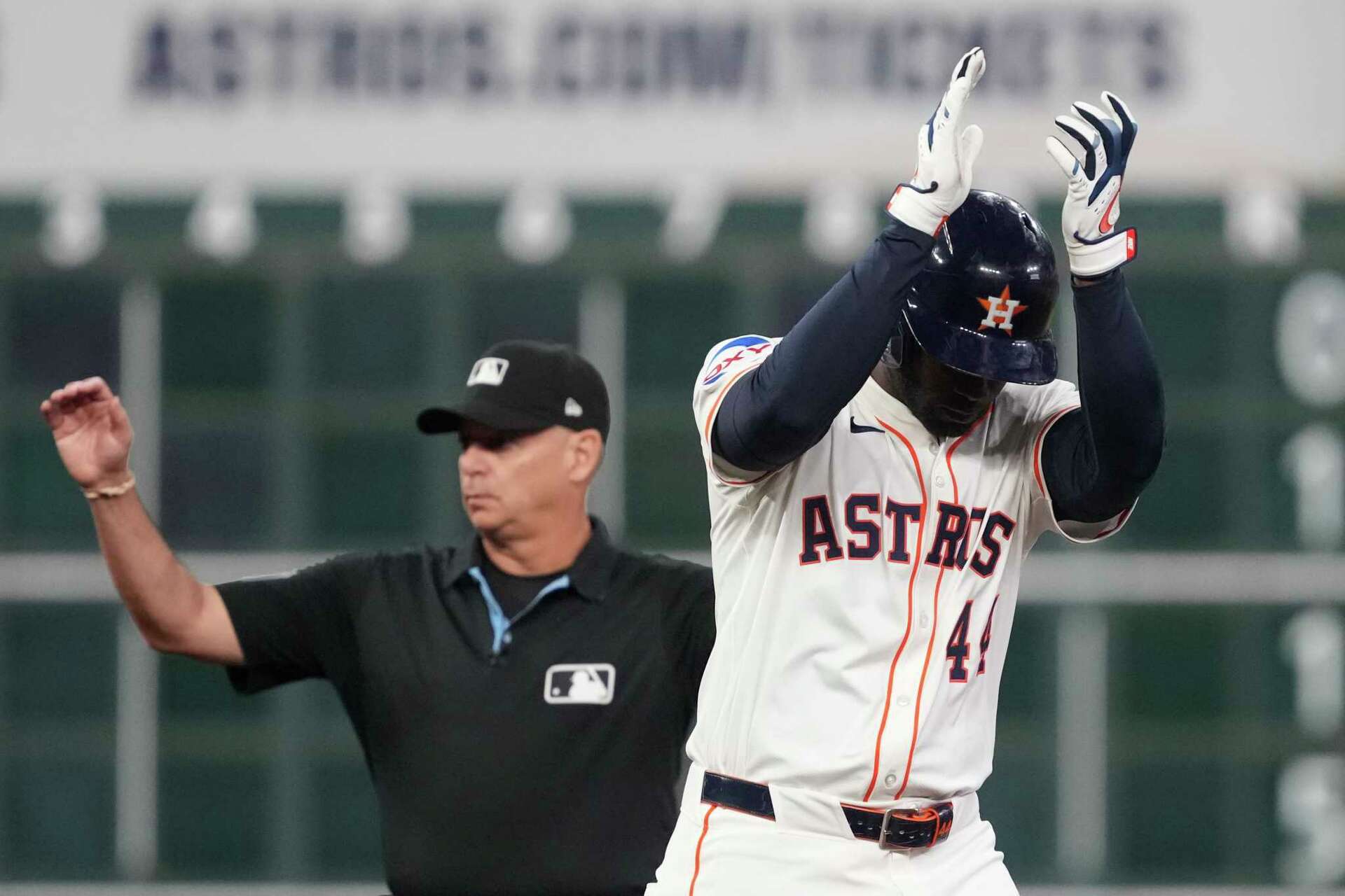 Yordan Alvarez delivers in clutch for Astros as he finds his groove
