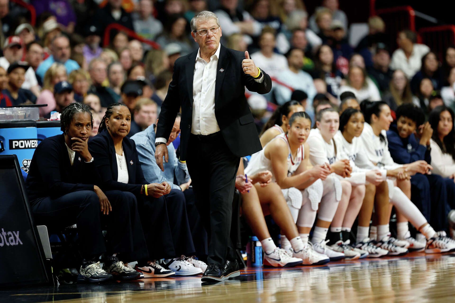 UConn's Geno Auriemma, Chris Dailey explain their coaching philosophy