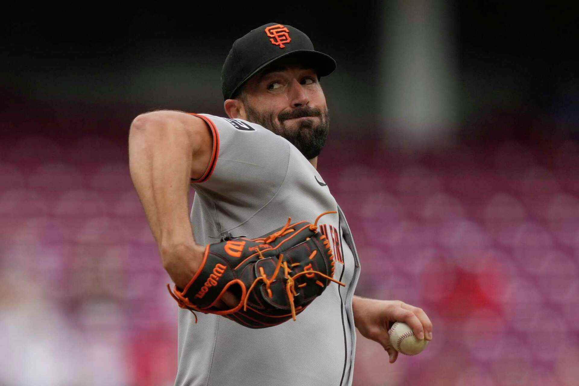 Giants’ Robbie Ray wobbles in 6th inning, but offense saves the day