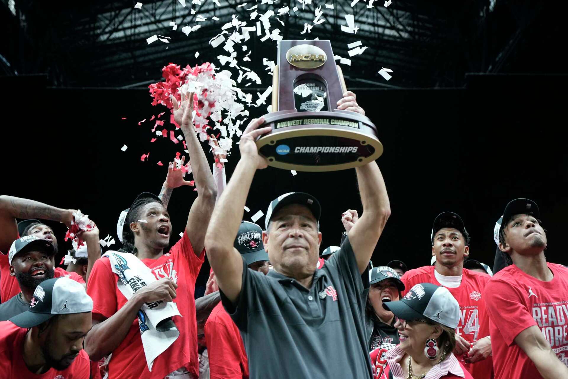 March Madness: Houston Cougars roll past Tennessee, reach Final Four