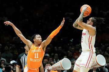 March Madness: CBS announcers break down Houston-Duke in Final Four