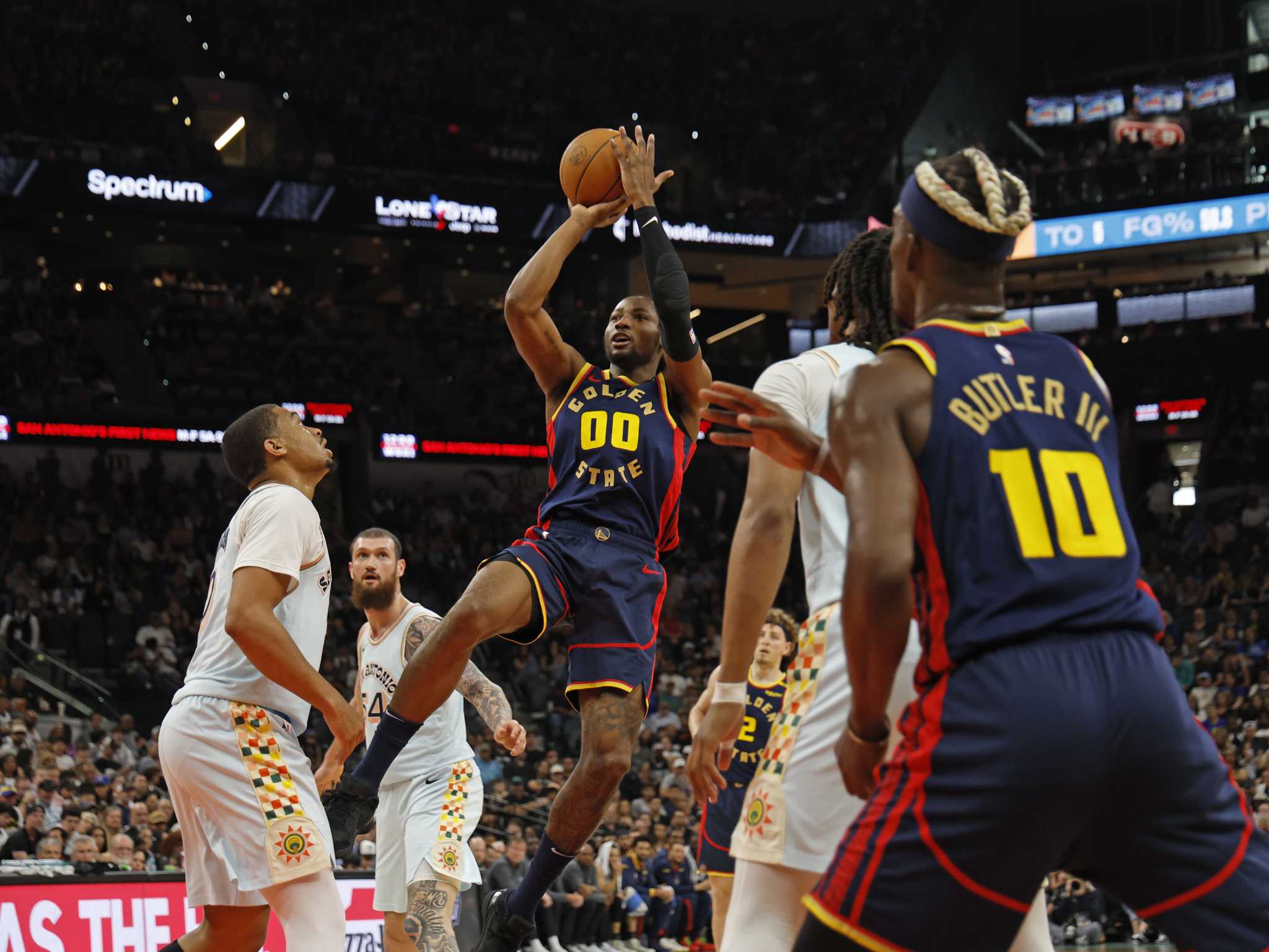 A win and a loss: Warriors rout Spurs, but Jonathan Kuminga injured