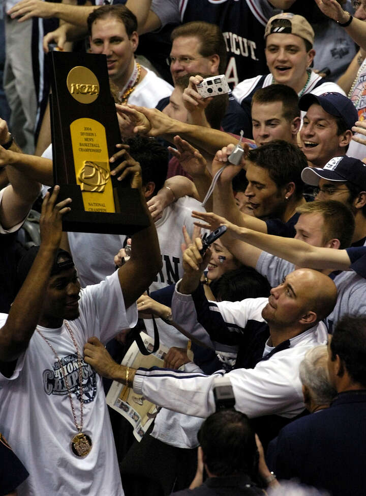 Final Four lookback: UConn clinched championship 20 years apart