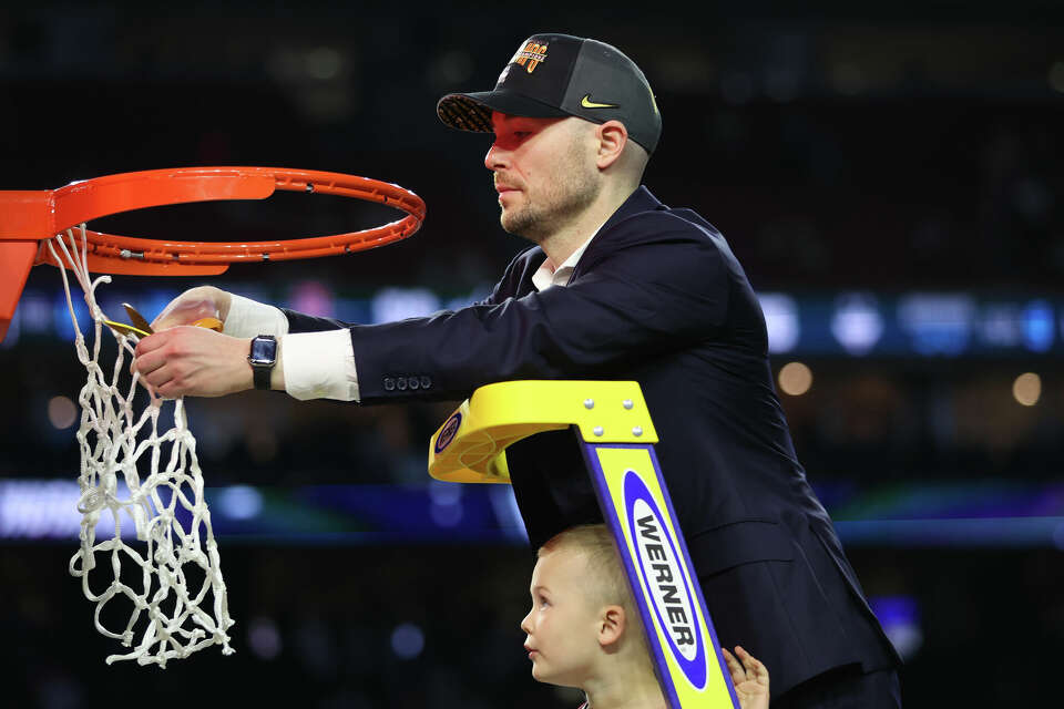 UConn men's basketball assistant coach Luke Murray: 5 things to know