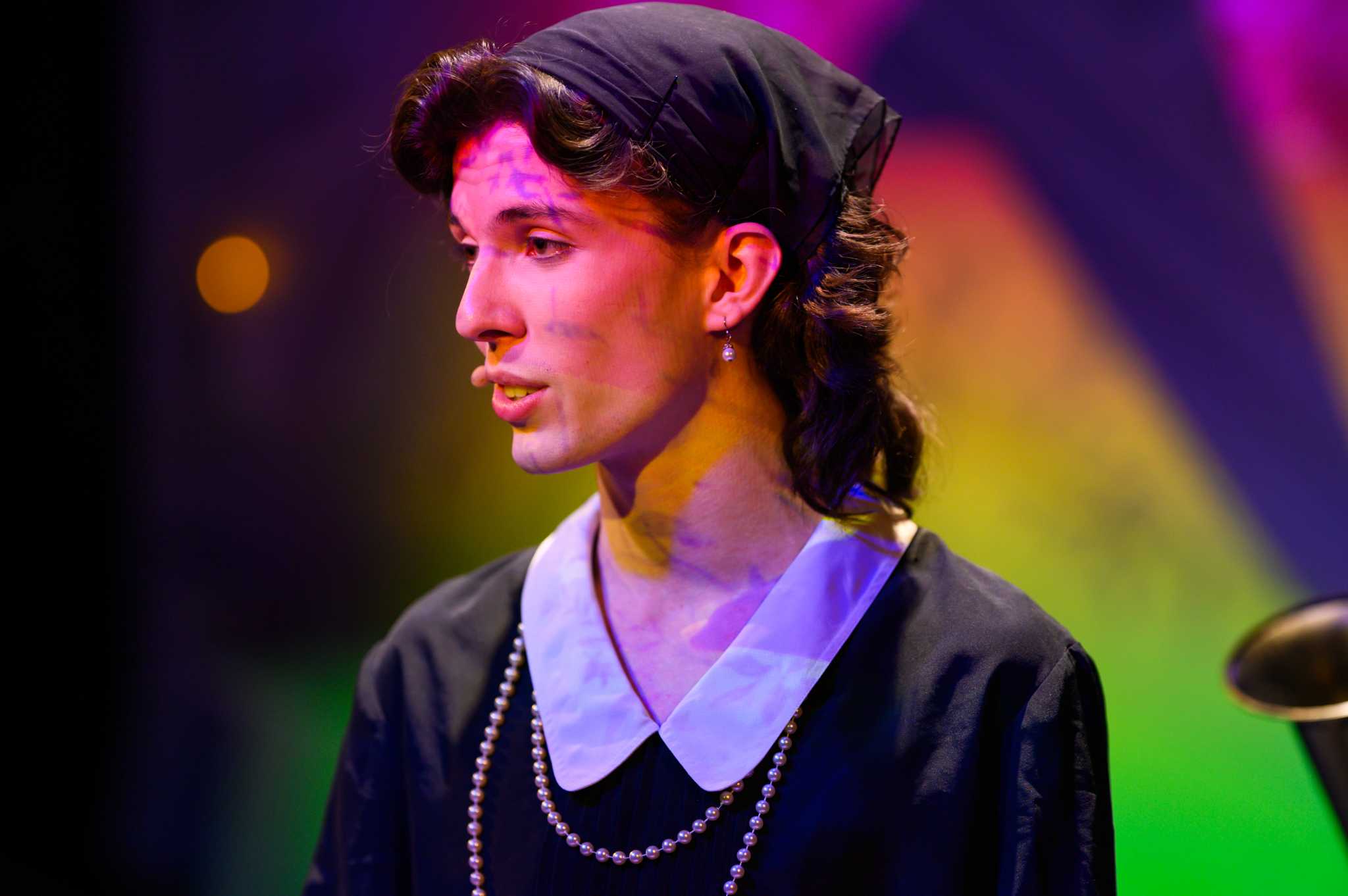 Review: 'I Am My Own Wife' redefines immersive theater