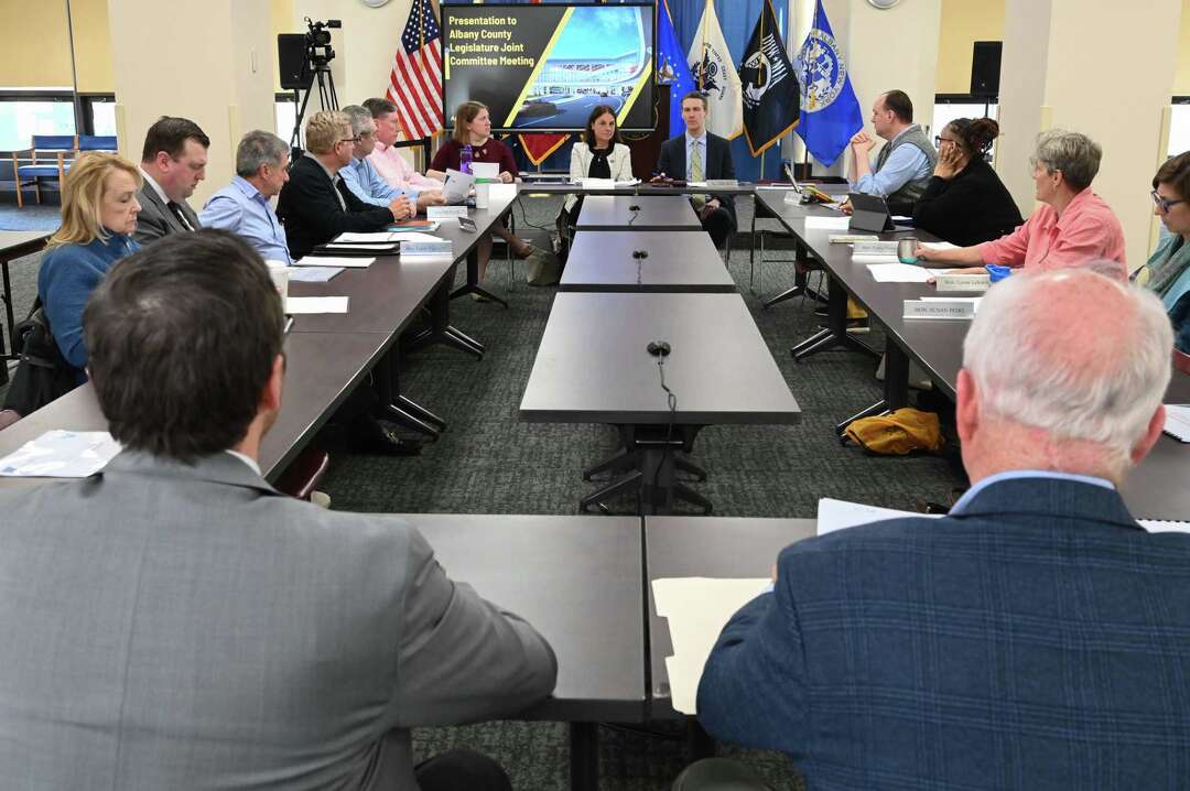 Albany airport board report faults operations under ex-CEO Calderone