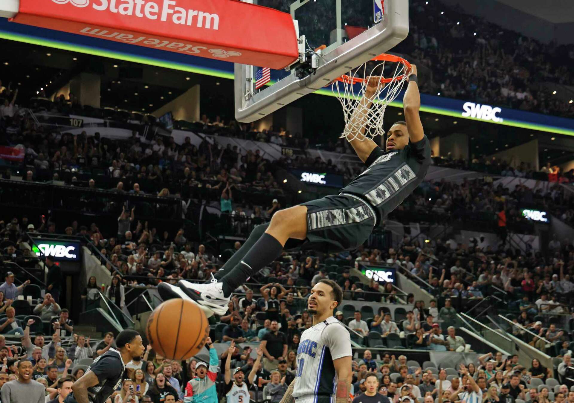 3 Takeaways as Spurs' skid grows vs. Magic