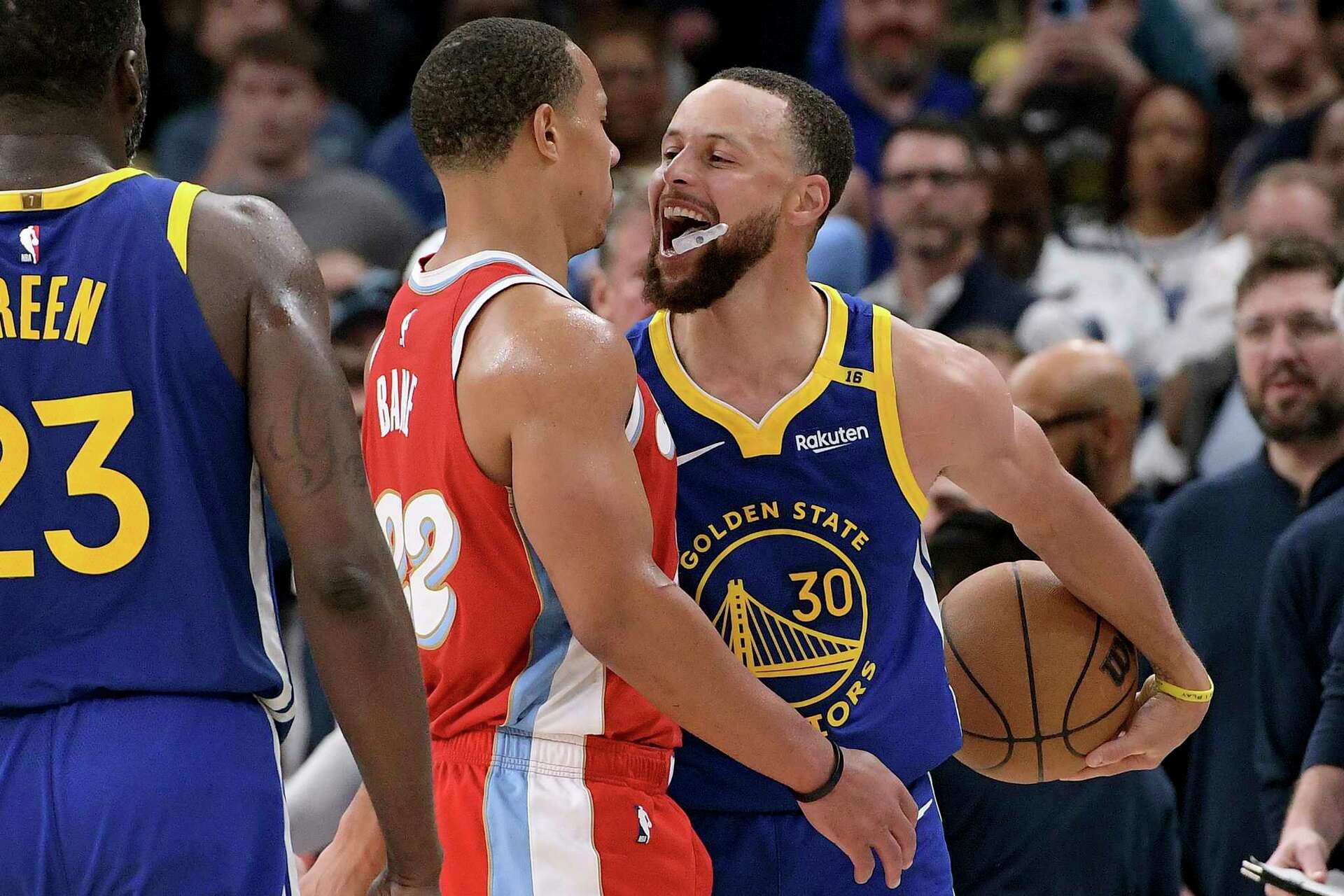 The audacity of Steph Curry puts Warriors back in NBA spotlight