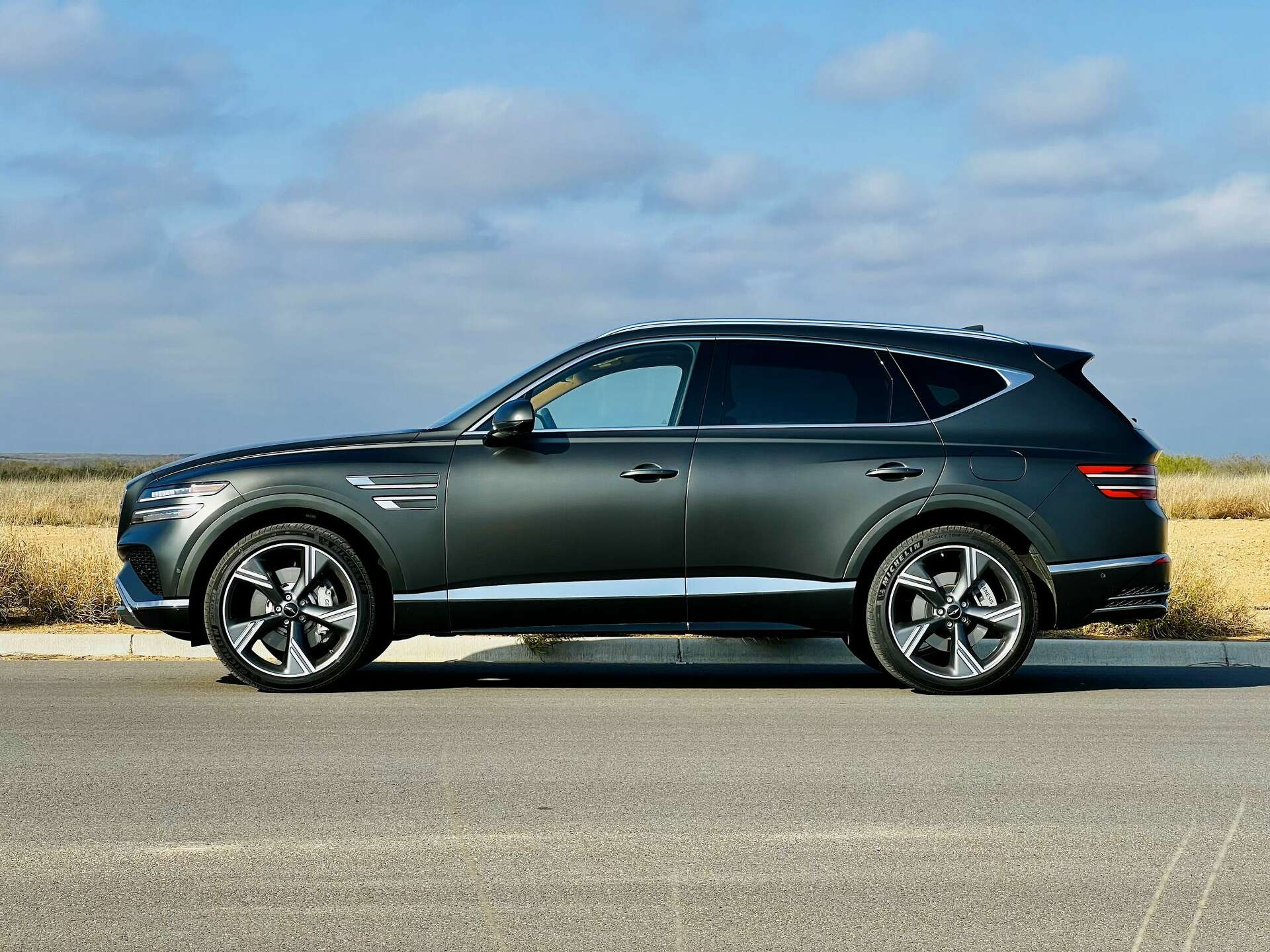 Genesis GV80 mid-size luxury SUV for 2025 review