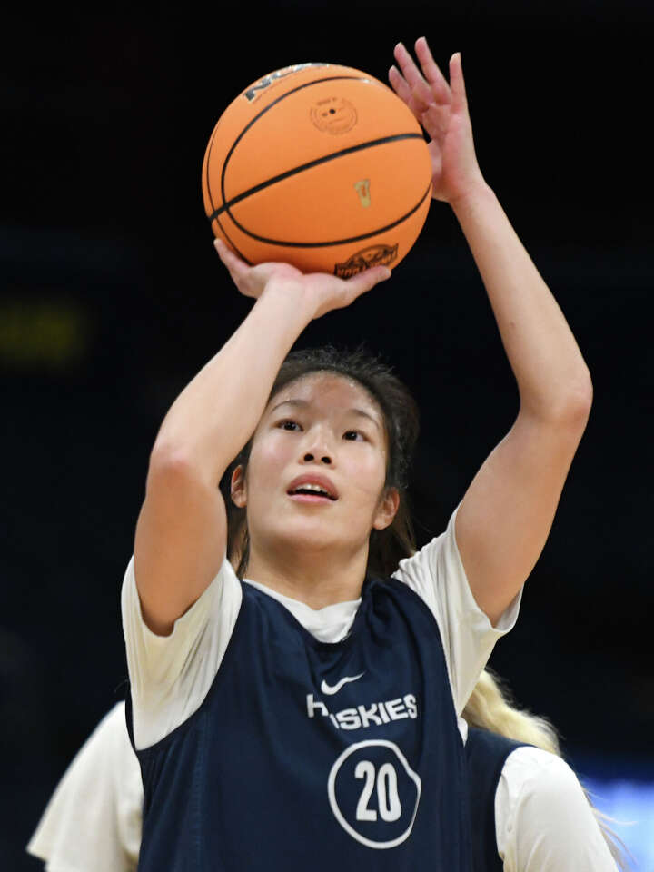 What Kaitlyn Chen means to UConn women's basketball in Final Four