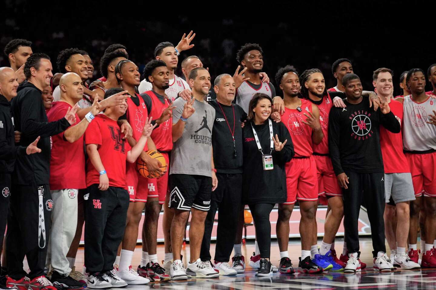 Final Four: Houston's top-ranked defense vs. Duke's top-ranked offense