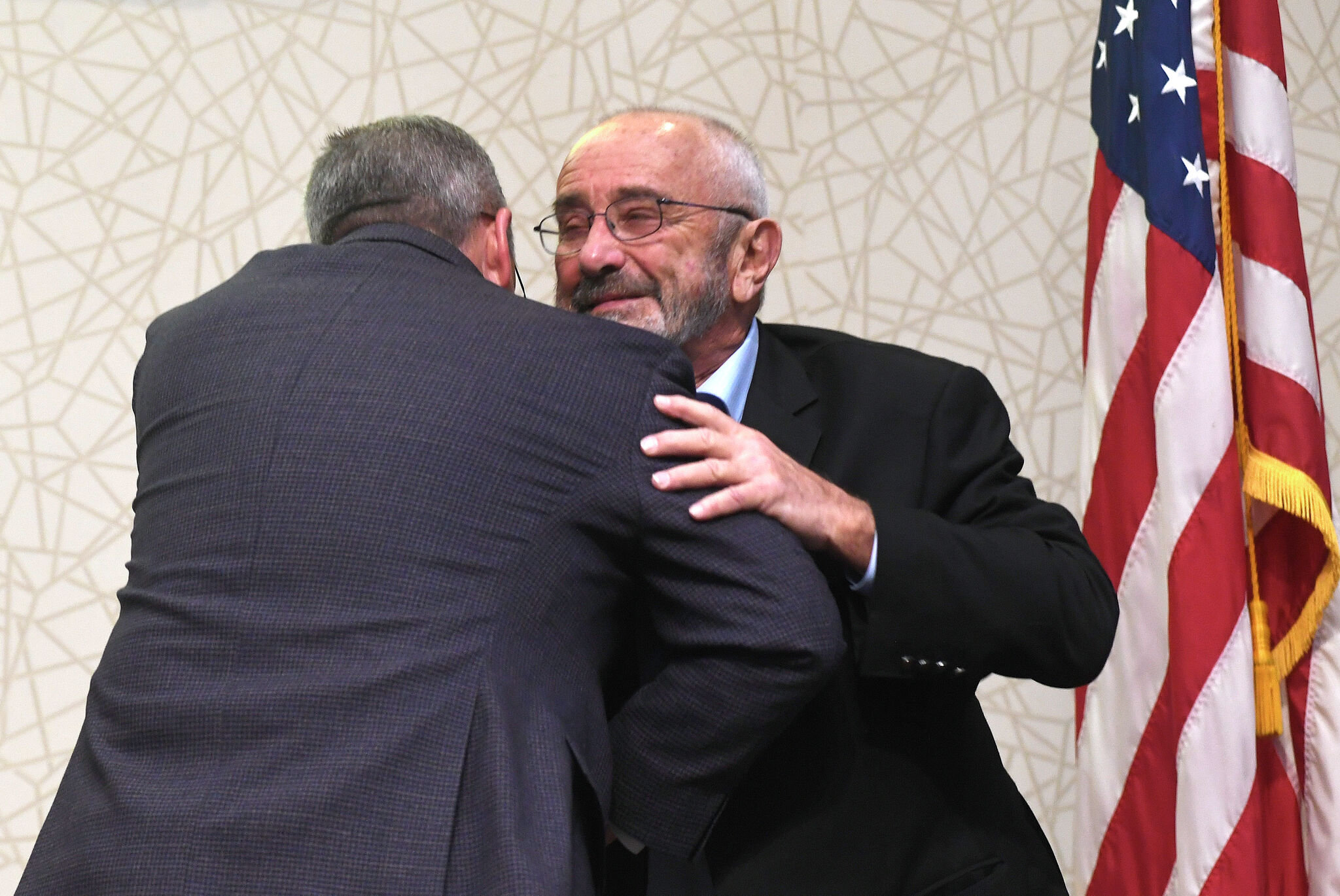 Retired Chief Singletary draws record crowd at Rotary roast