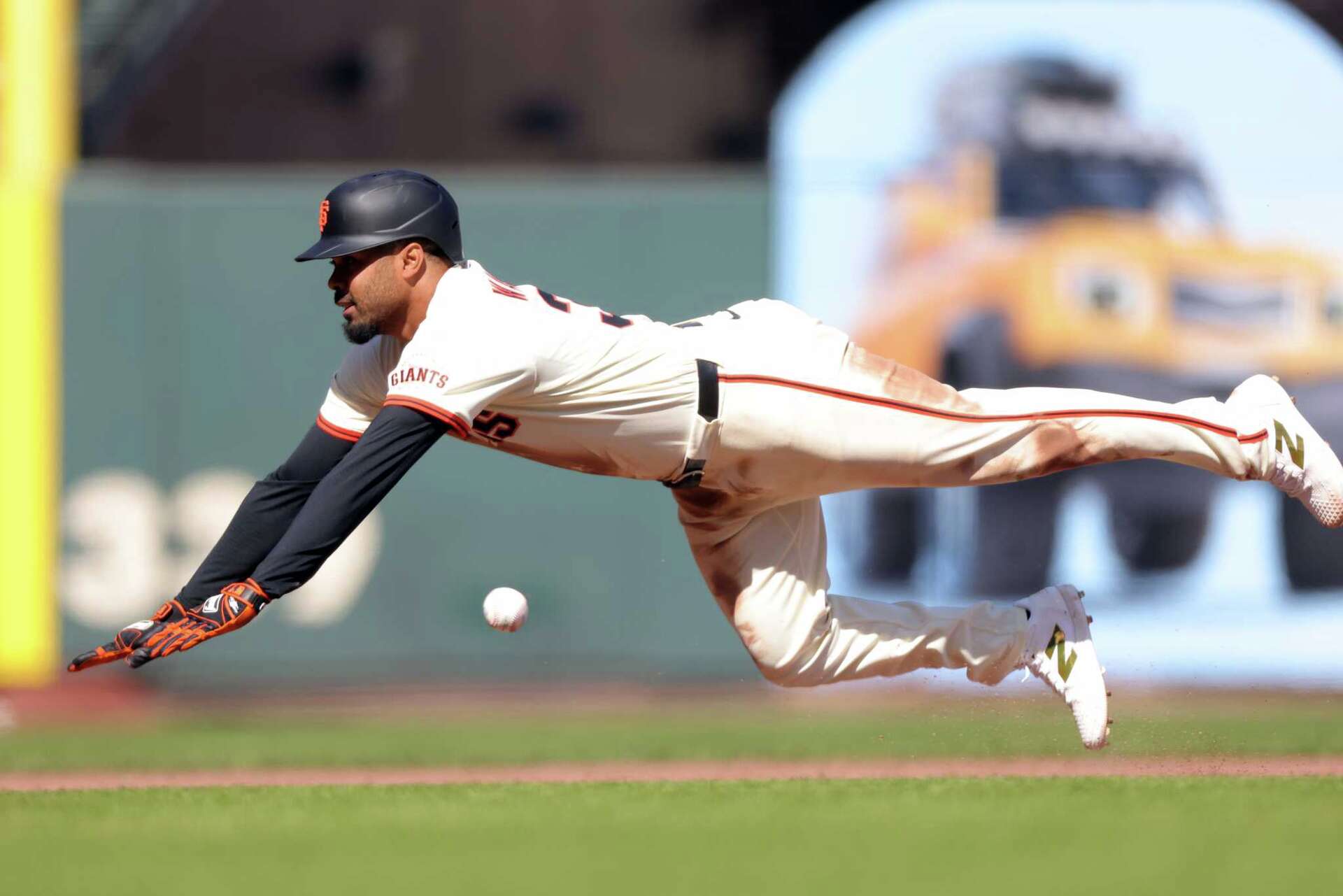 Willy Adames’ walk-off hit in 11th caps Giants’ home opener vs Seattle
