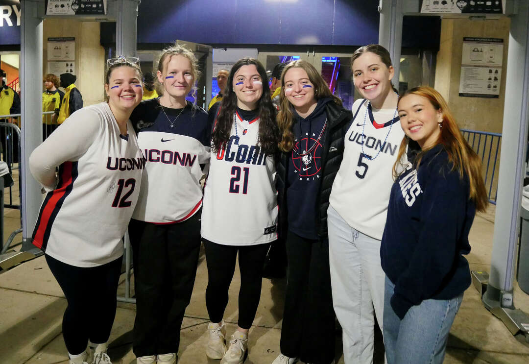 Recap: UConn women's basketball defeats UCLA in Final Four