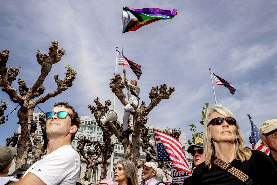 Thousands in SF, Oakland protest Trump on nationwide day of action