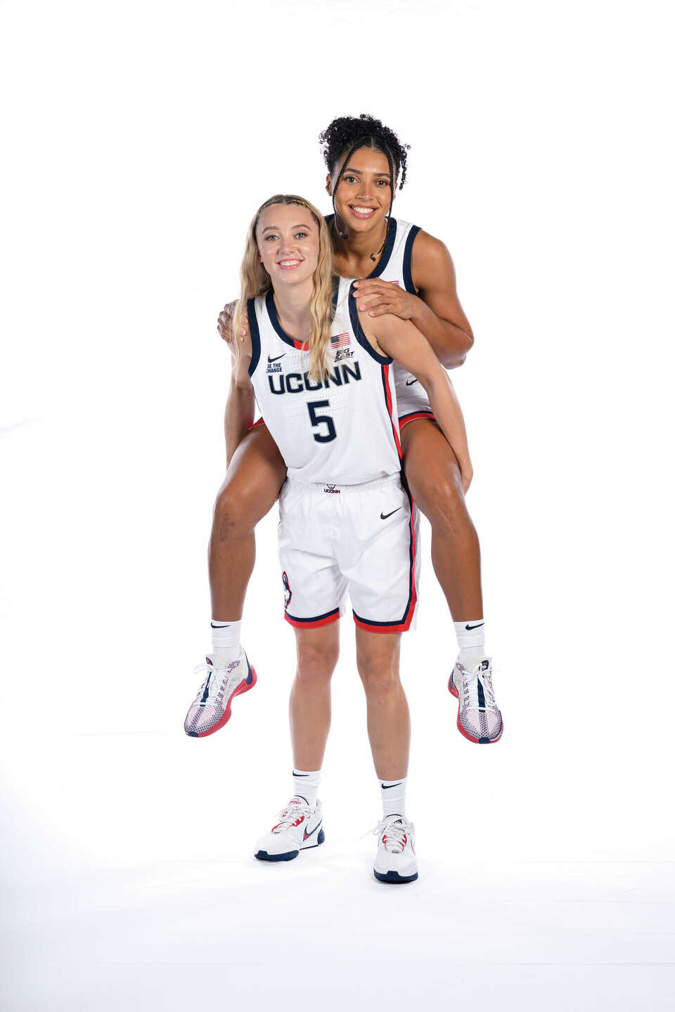 Best friends Paige Bueckers, Azzi Fudd have one last game together