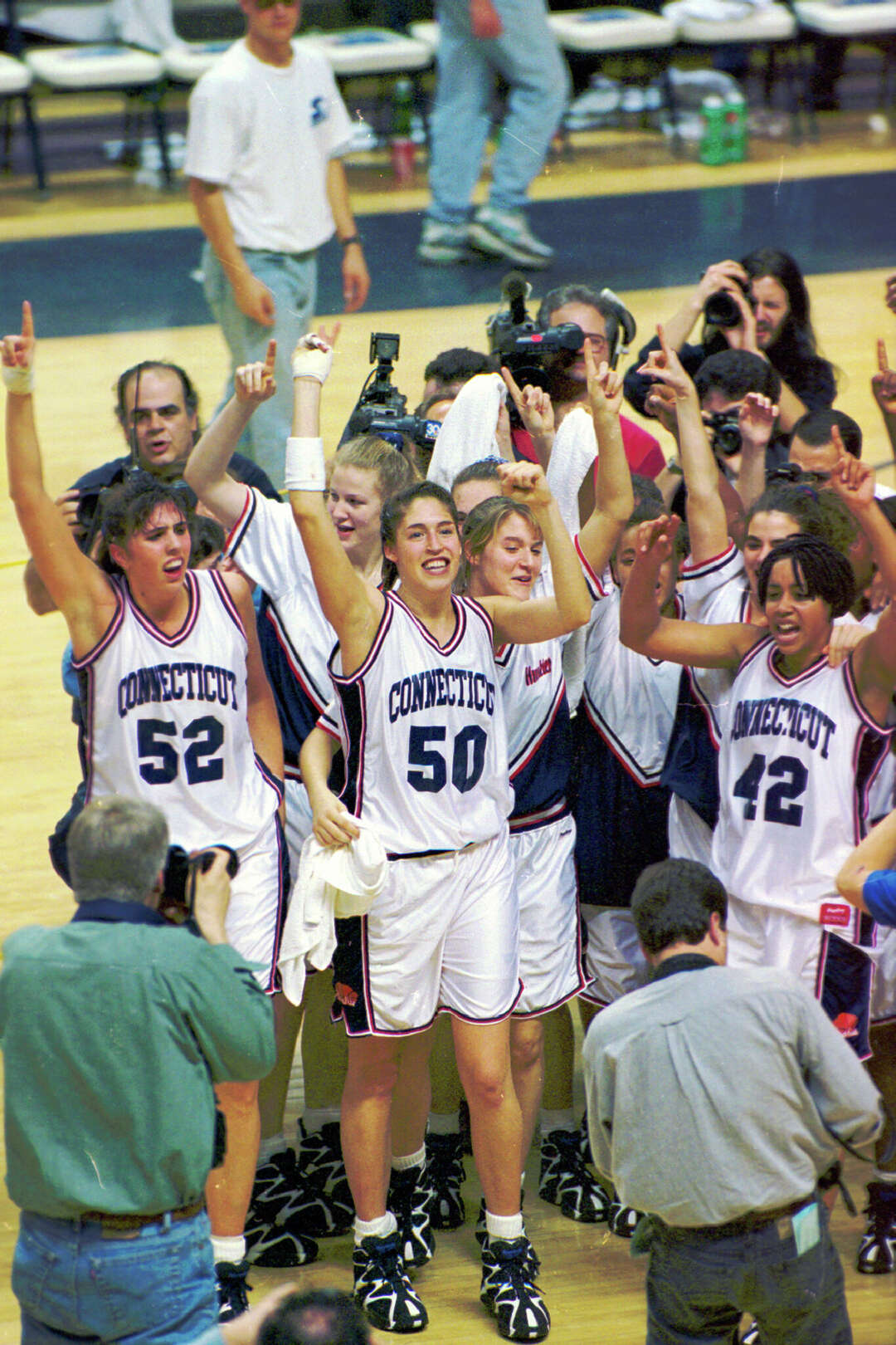 Looking back at UConn women's basketball first NCAA title in 1995