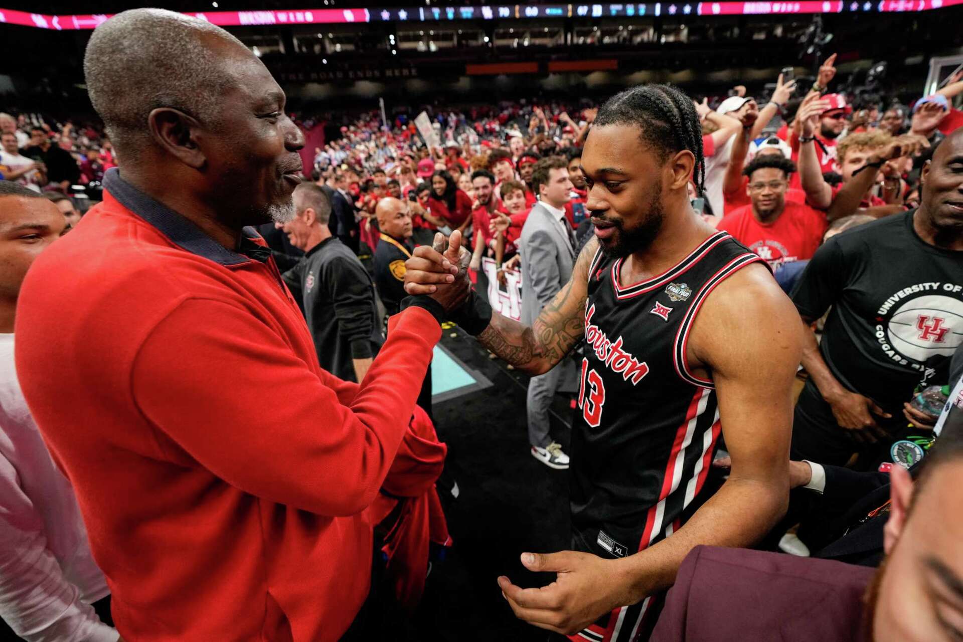 March Madness: J'Wan Roberts delivers in clutch as Houston stuns Duke