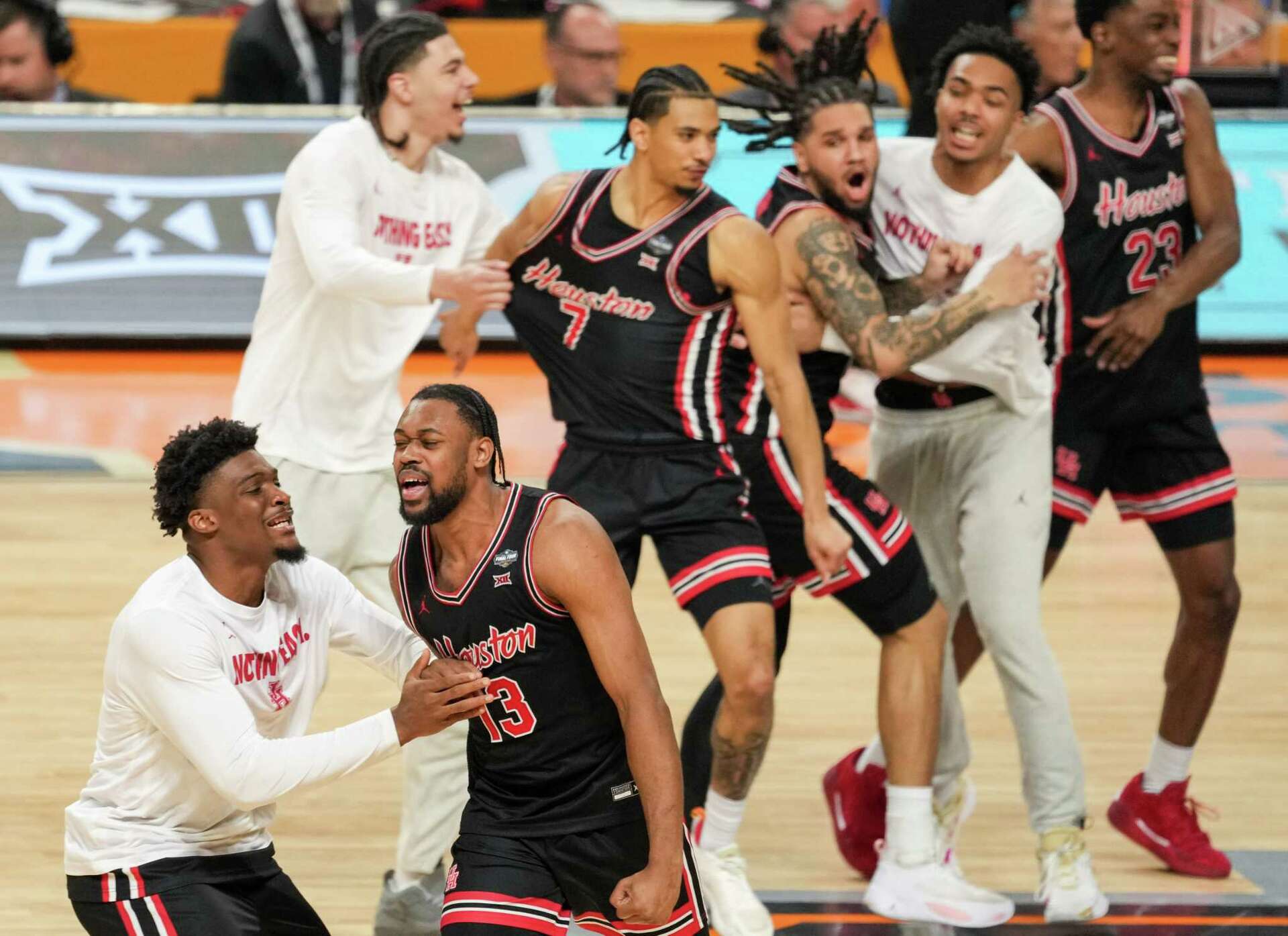 March Madness: Houston Cougars to face Florida Gators for title