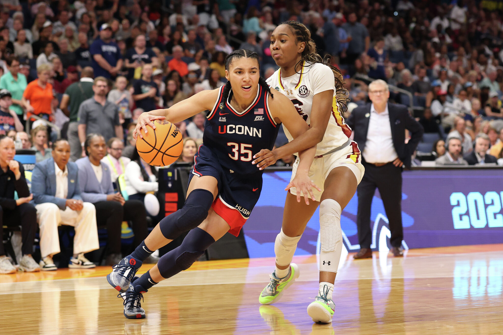 Azzi Fudd back at UConn to repeat 'confident' March Madness run: ESPN