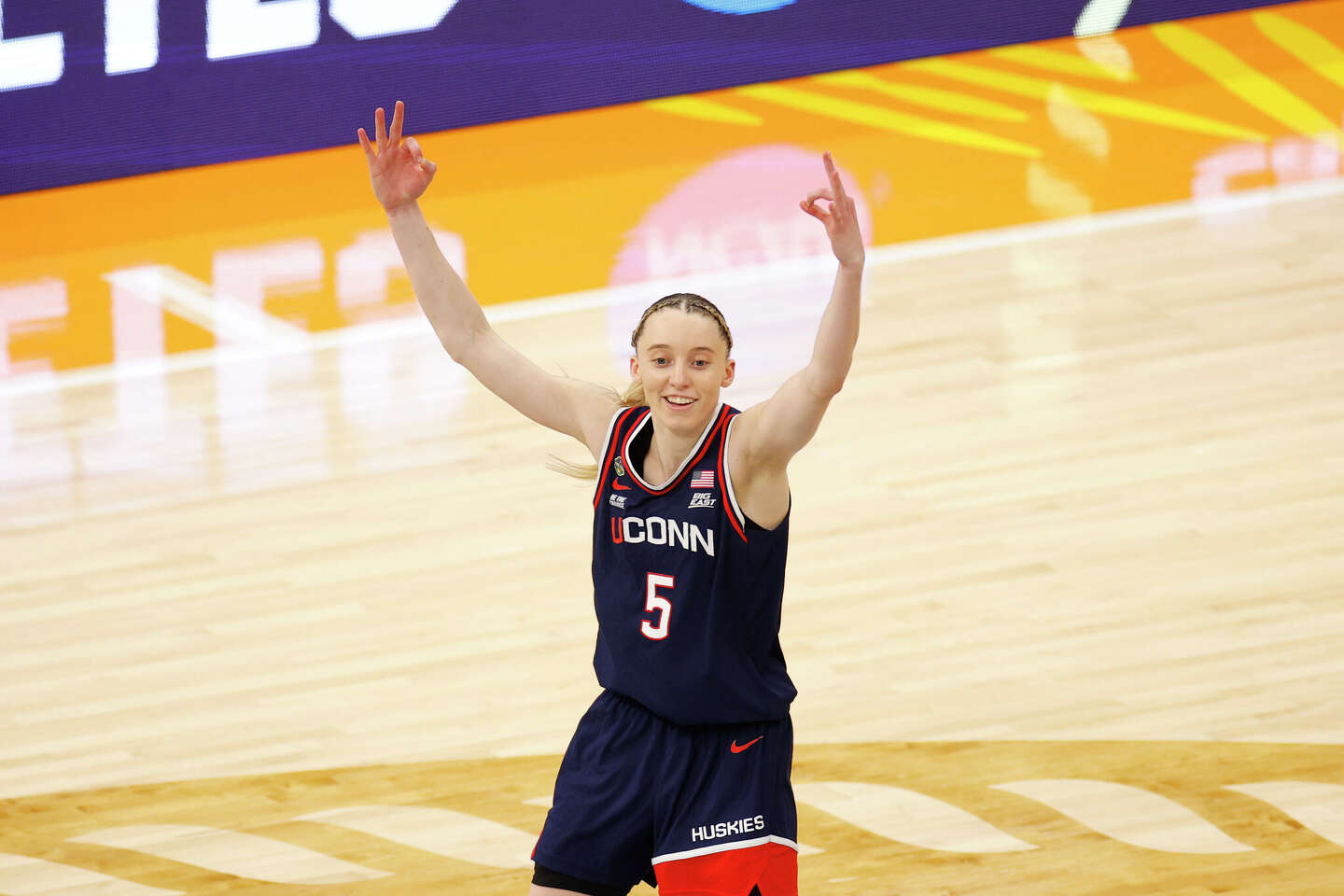 Recap: UConn women's basketball beats South Carolina for NCAA title