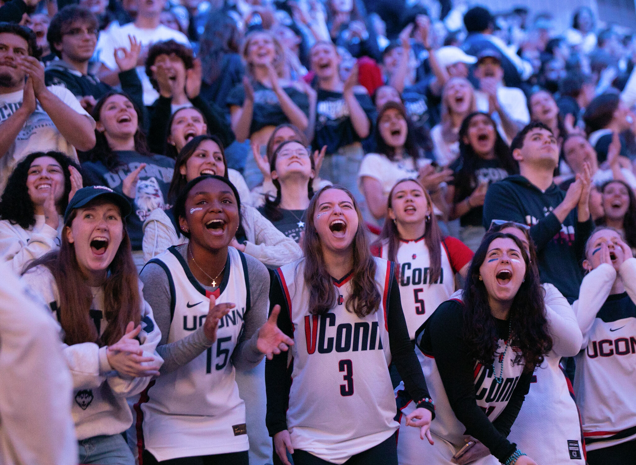 UConn mini plans available for premium men's, women's basketball games