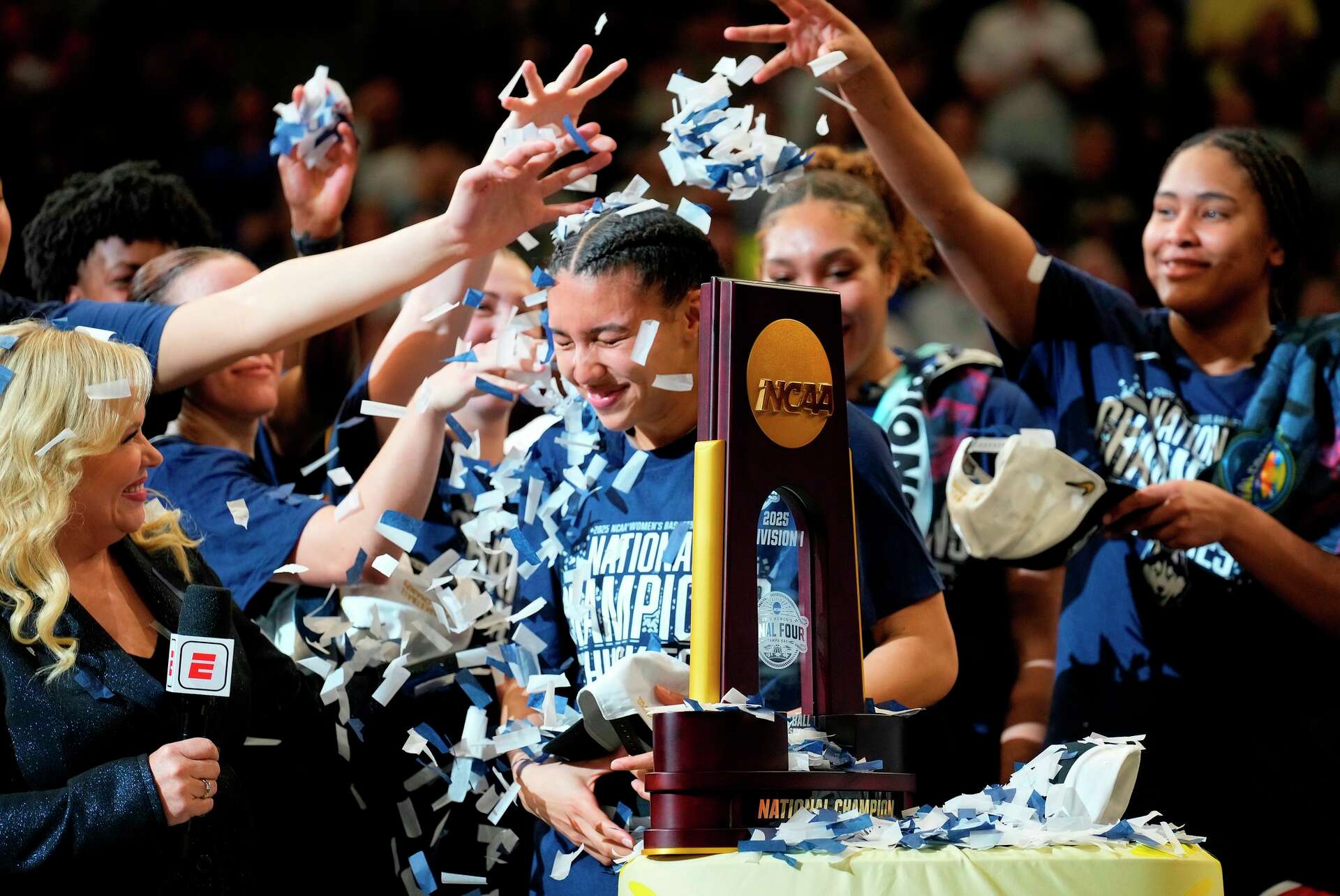 UConn star Azzi Fudd appears on 'Good Morning America'