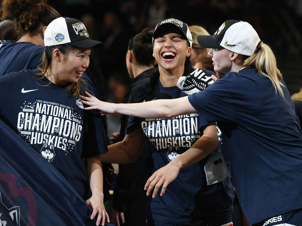 Former Princeton teammates 'proud' of UConn's Kaitlyn Chen