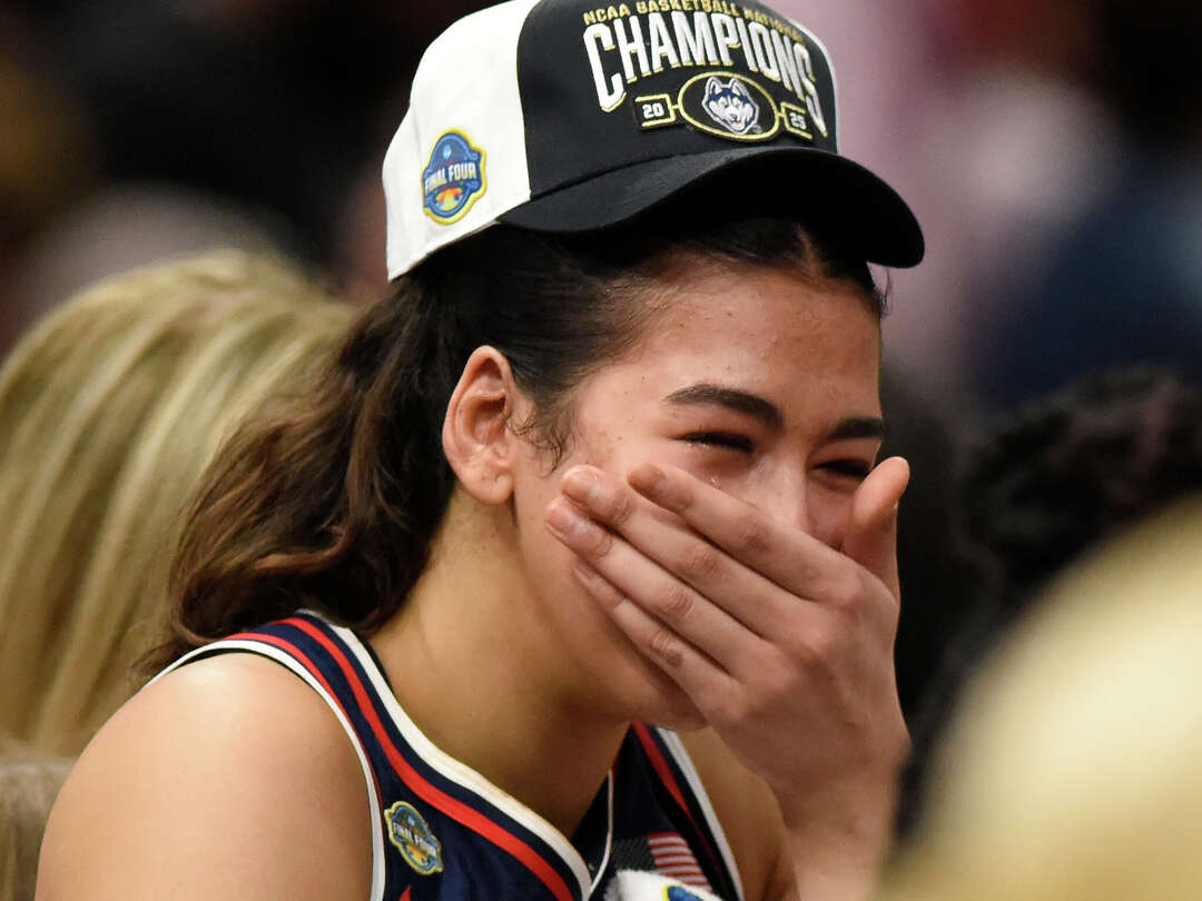 Jana El Alfy gets call from Nika Mühl after UConn's championship