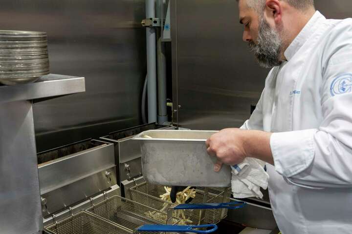 Seed oil controversy poses challenges for Houston restaurants