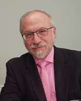 Humor helps Norwalk city official while he waits for kidney transplant