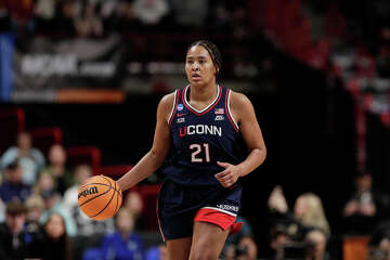 UConn star Sarah Strong to sign autographs in Manchester Friday
