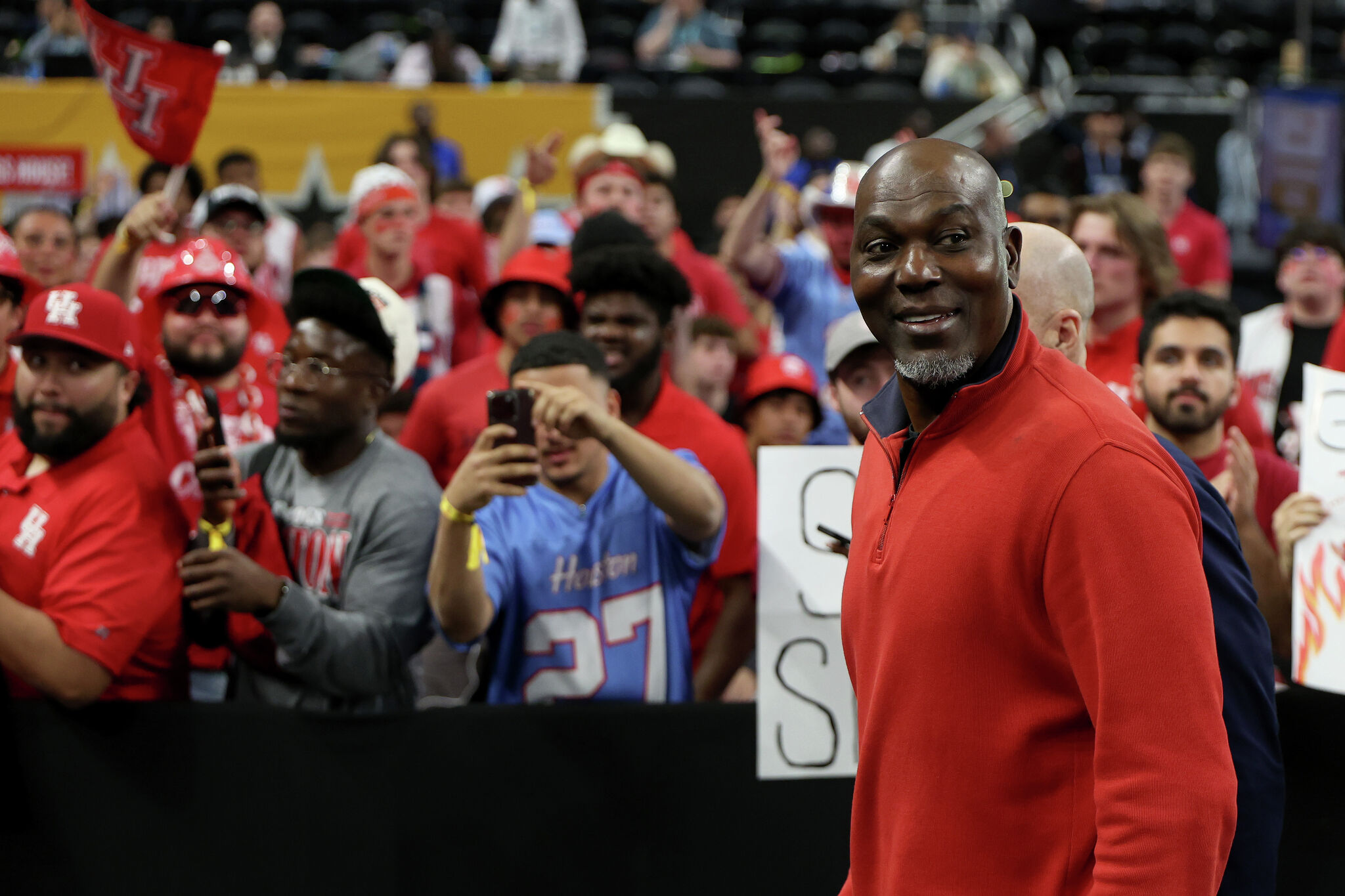 Houston's biggest celebs in attendance for Cougars-Gators title game